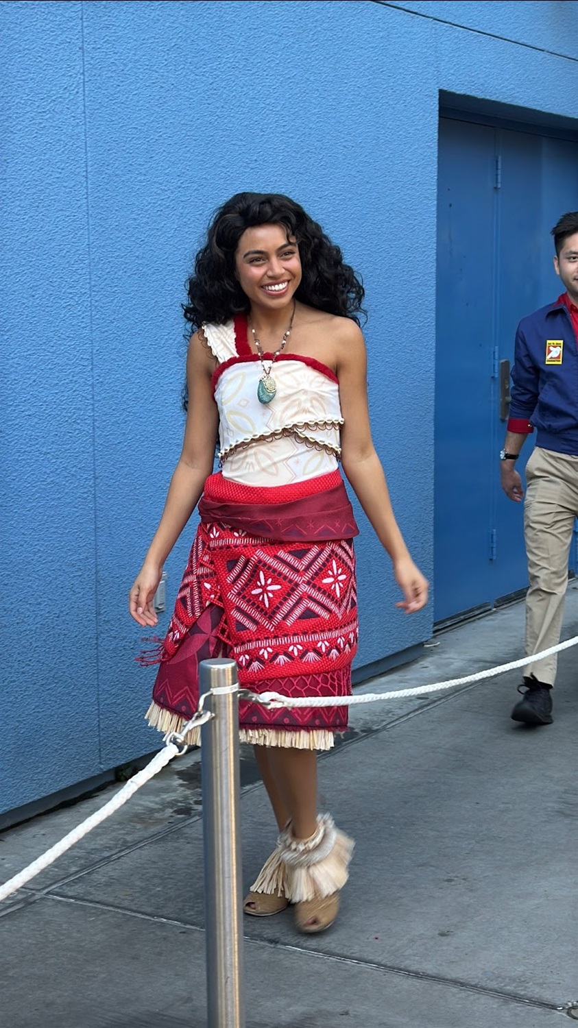 Photos / Video: Moana Debuts New "Moana 2" Inspired Look at Disney ...