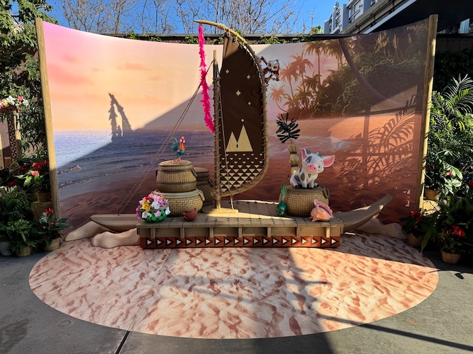 Photos / Video: Moana Debuts New "Moana 2" Inspired Look at Disney ...