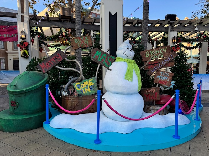 Photos: Grinchmas Returns to Universal Studios Hollywood for 2024 with ...