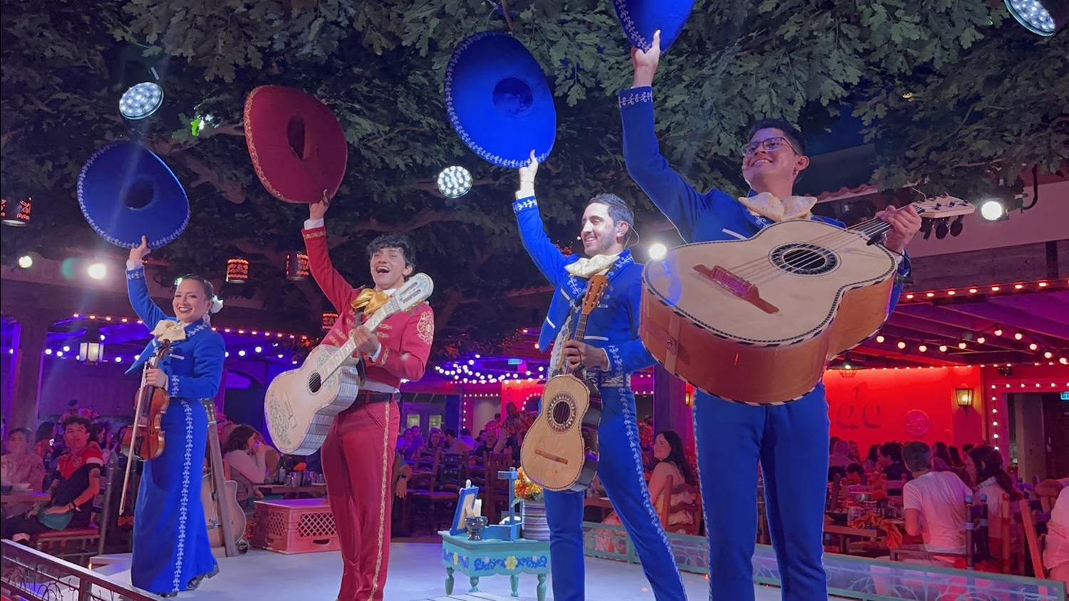 Photos/Video: Disney Treasure's Unique New Dining Entertainment ...