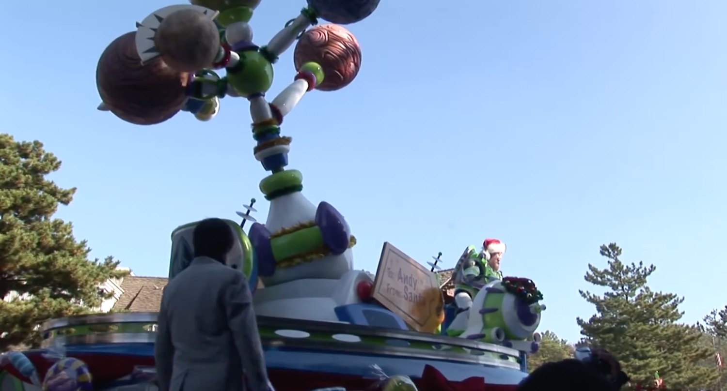 Extinct Attractions - Disney's Christmas Dreams on Parade ...