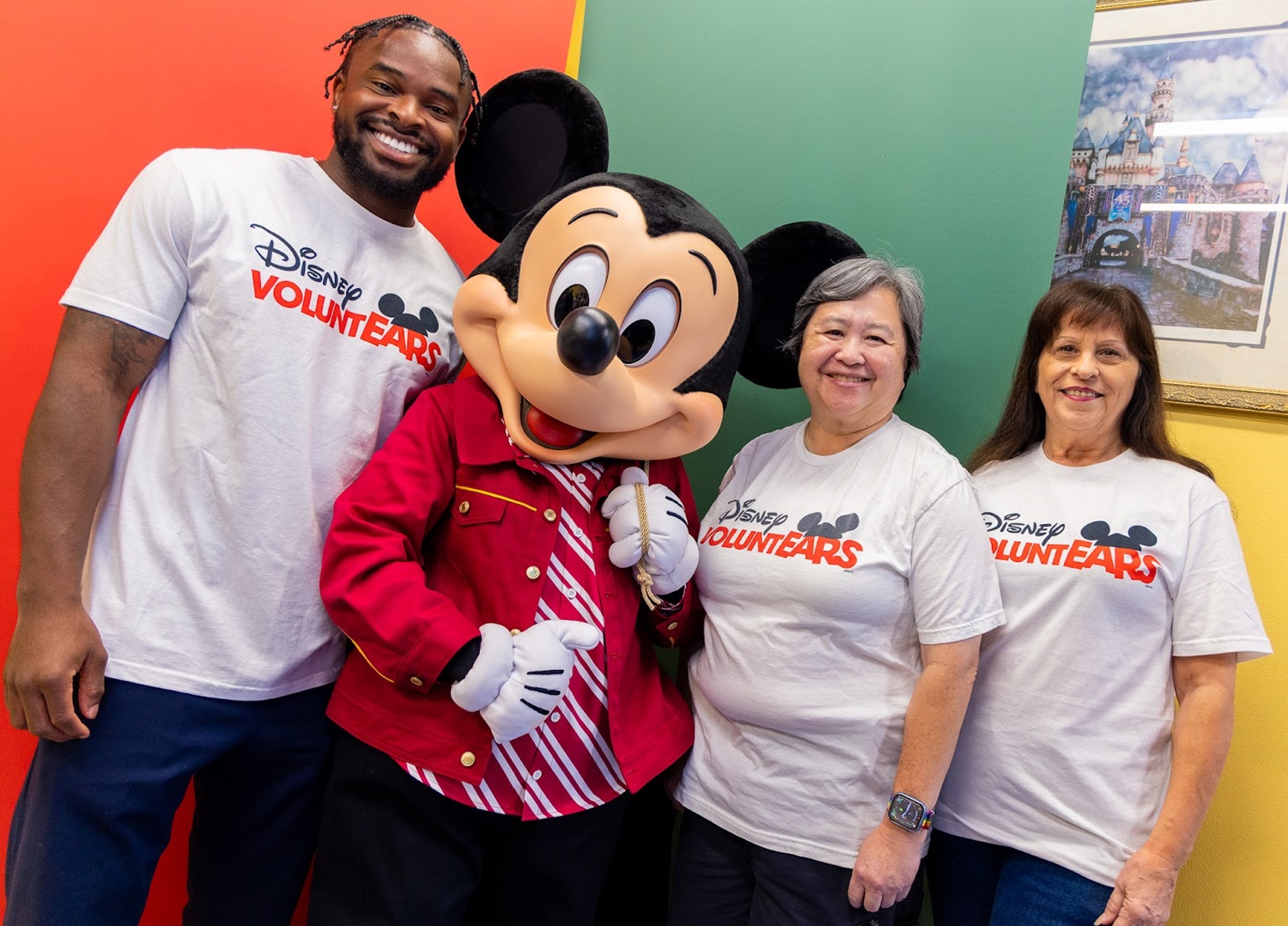 Mickey Delivers Joy to Anaheim Communities During Disneyland Detour on ...