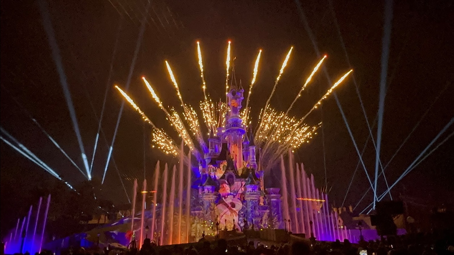 Photos / Video: “Disney Tales of Magic” Nighttime Spectacular Debuts at ...