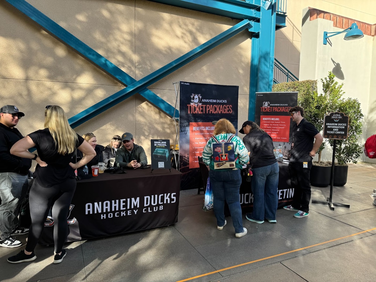 Photos/Videos: Anaheim Ducks Day Takes Over Disney California Adventure ...