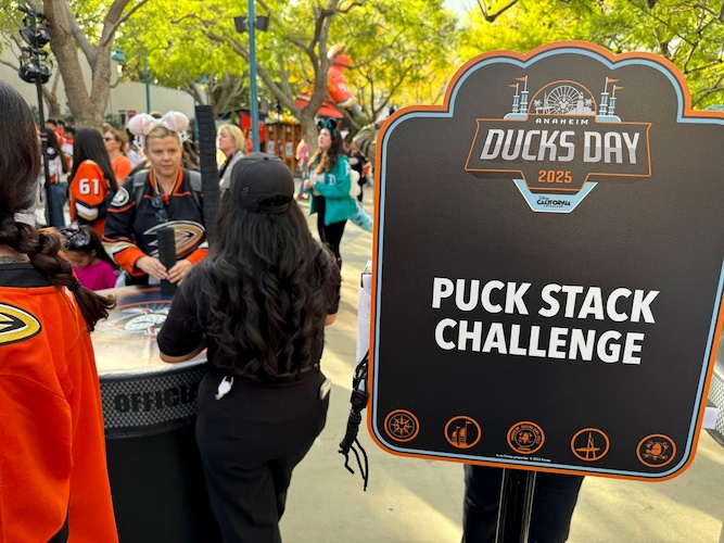Photos/Videos: Anaheim Ducks Day Takes Over Disney California Adventure ...