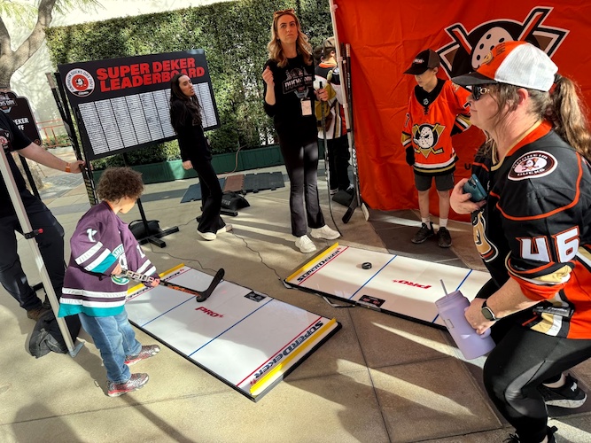 Photos/Videos: Anaheim Ducks Day Takes Over Disney California Adventure ...