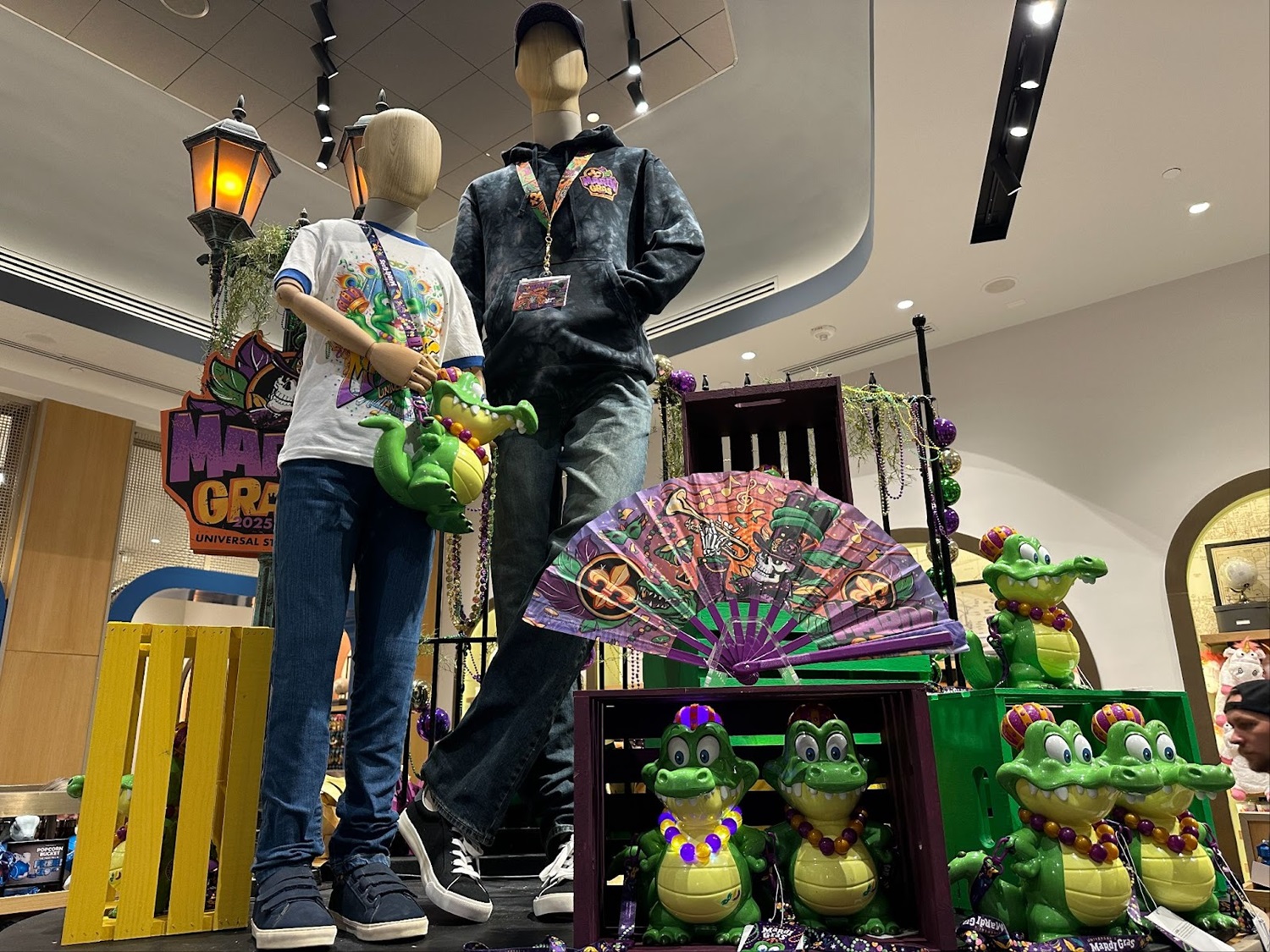 Photos: Universal Orlando Let's the Good Times Roll with Mardi Gras ...