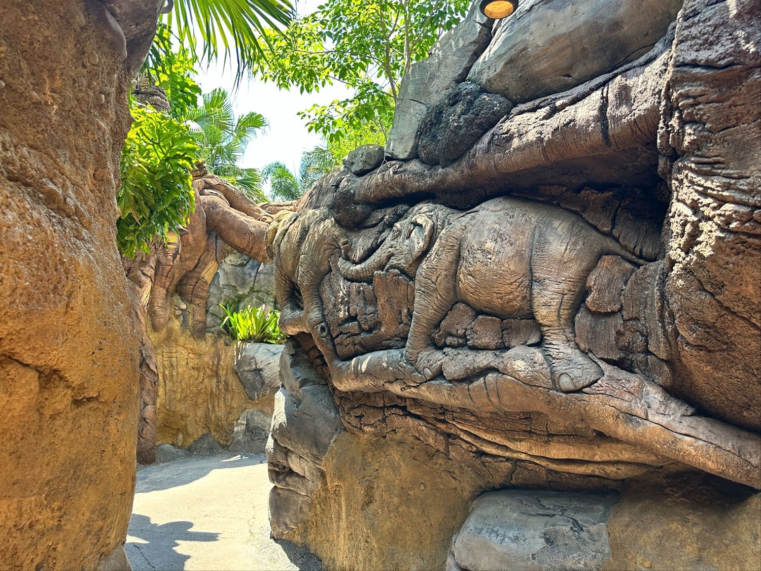 Photos: A Close Up Look at the Immersive Queue of It's Tough to be a ...