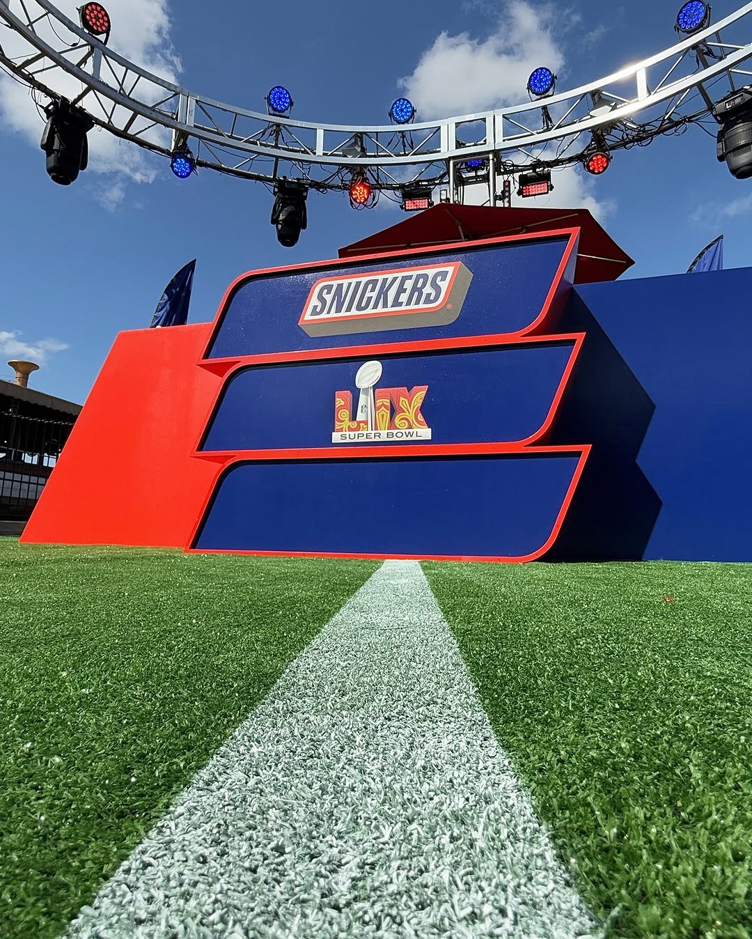 Snickers Celebration Brings Giveaways, Dance Parties, Photo Ops, and ...